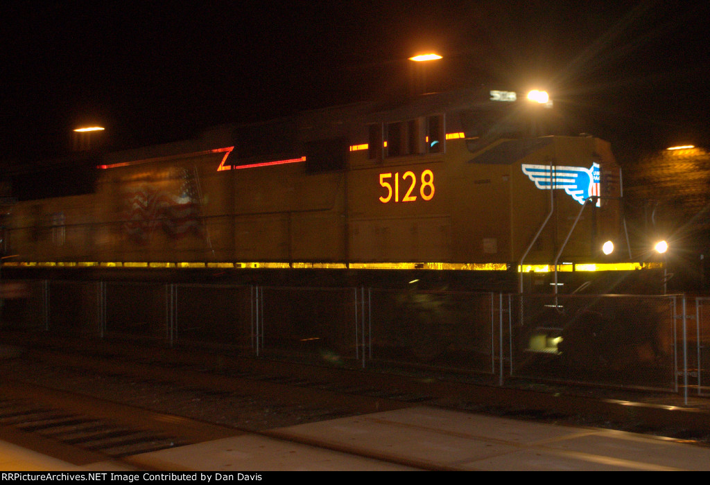 UP SD70M 5128 leads Q301-27